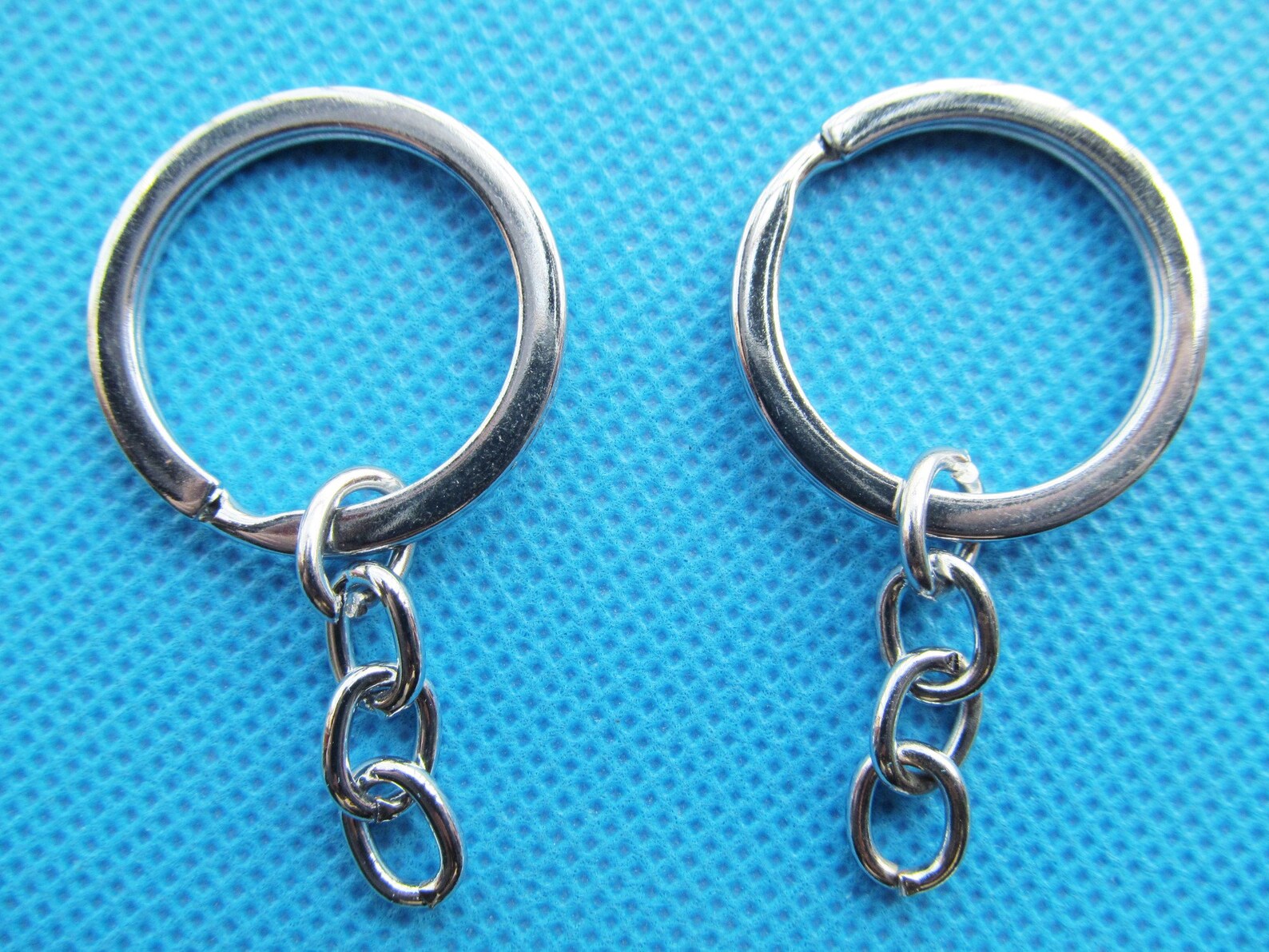 32mm Round Split Ring Keyring with 25mm Chain - Imitation Rhodium ...